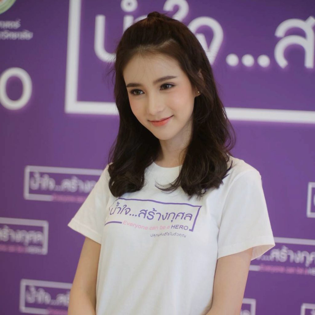 媲美Angelababy逆天顏值變性人！極美變性選美冠軍Yoshi Rinrada，讓女生都無地自容了～ – GirlsMood 女生感覺